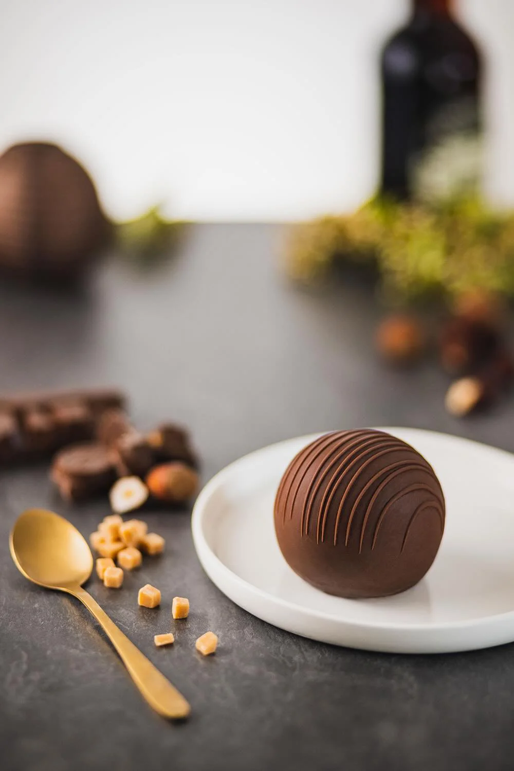 Single-serve pastry: Hazelnut caramel sphere
